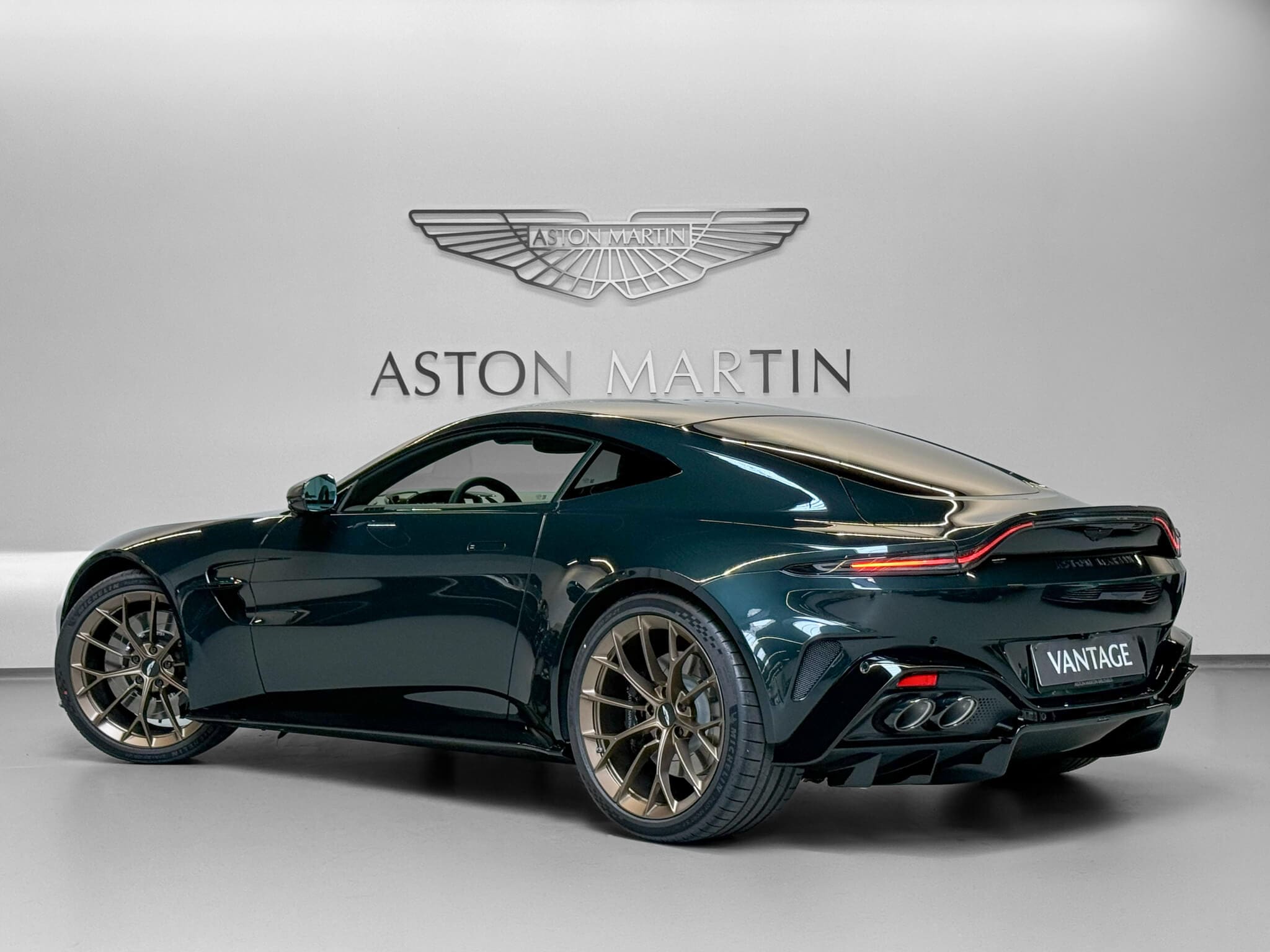 Vantage Coupe | Aston Martin Brussels